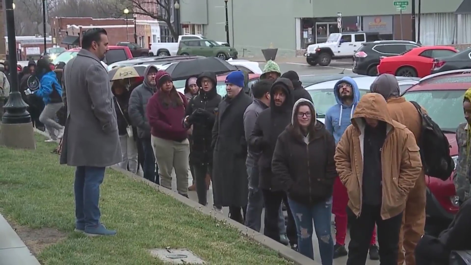 Long, cold lines worsen in Jackson County to pay personal property ...