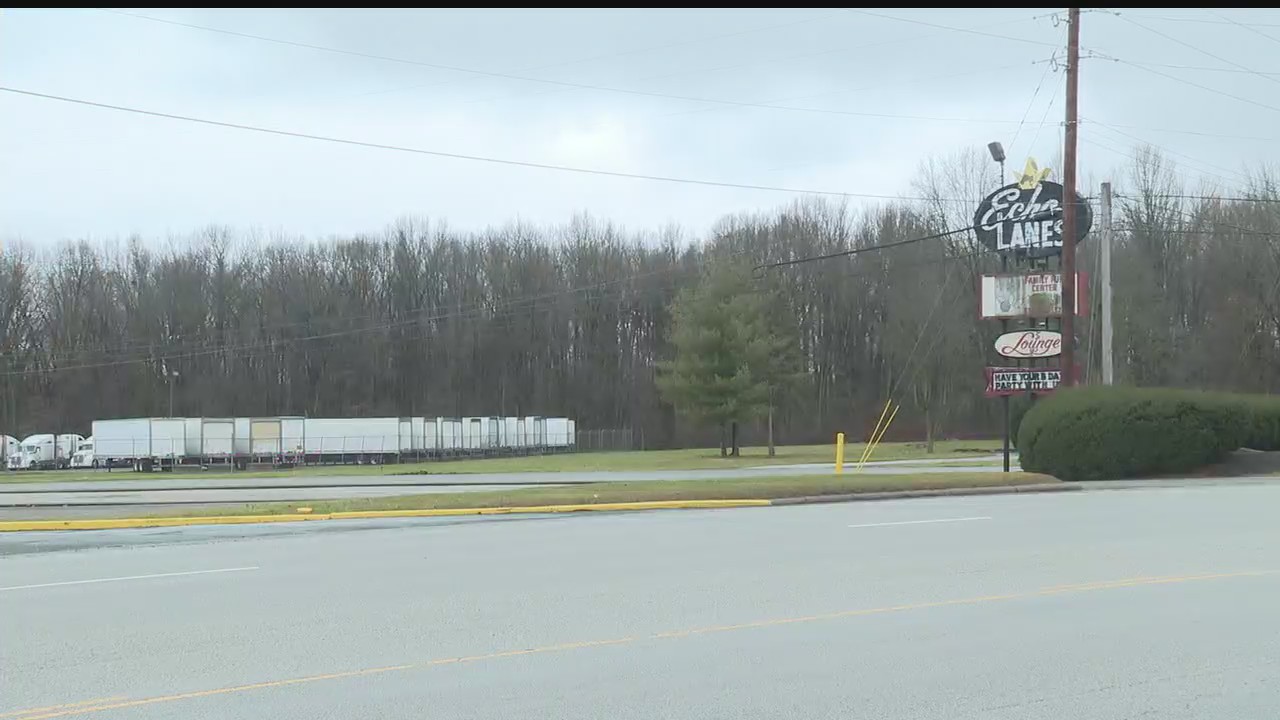 Howland police investigating shooting outside bowling alley – WKBN.com