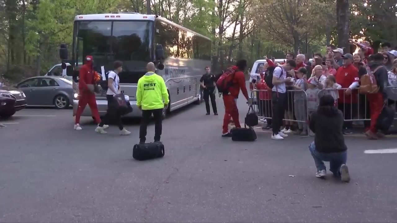 RAW VIDEO: NC State men’s Final Four team met by excited fans in ...