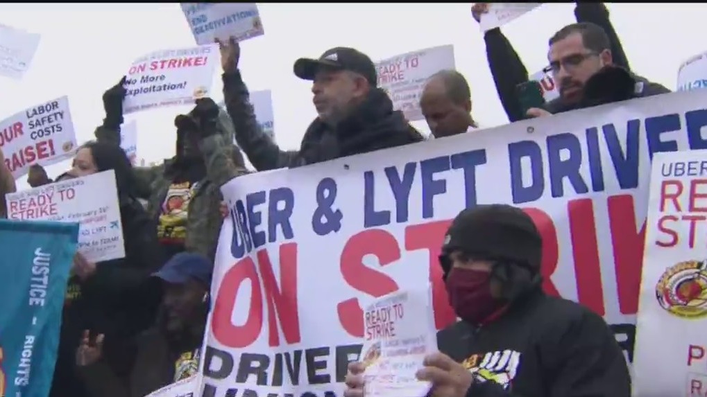 Uber, Lyft drivers hold LaGuardia strike – PIX11