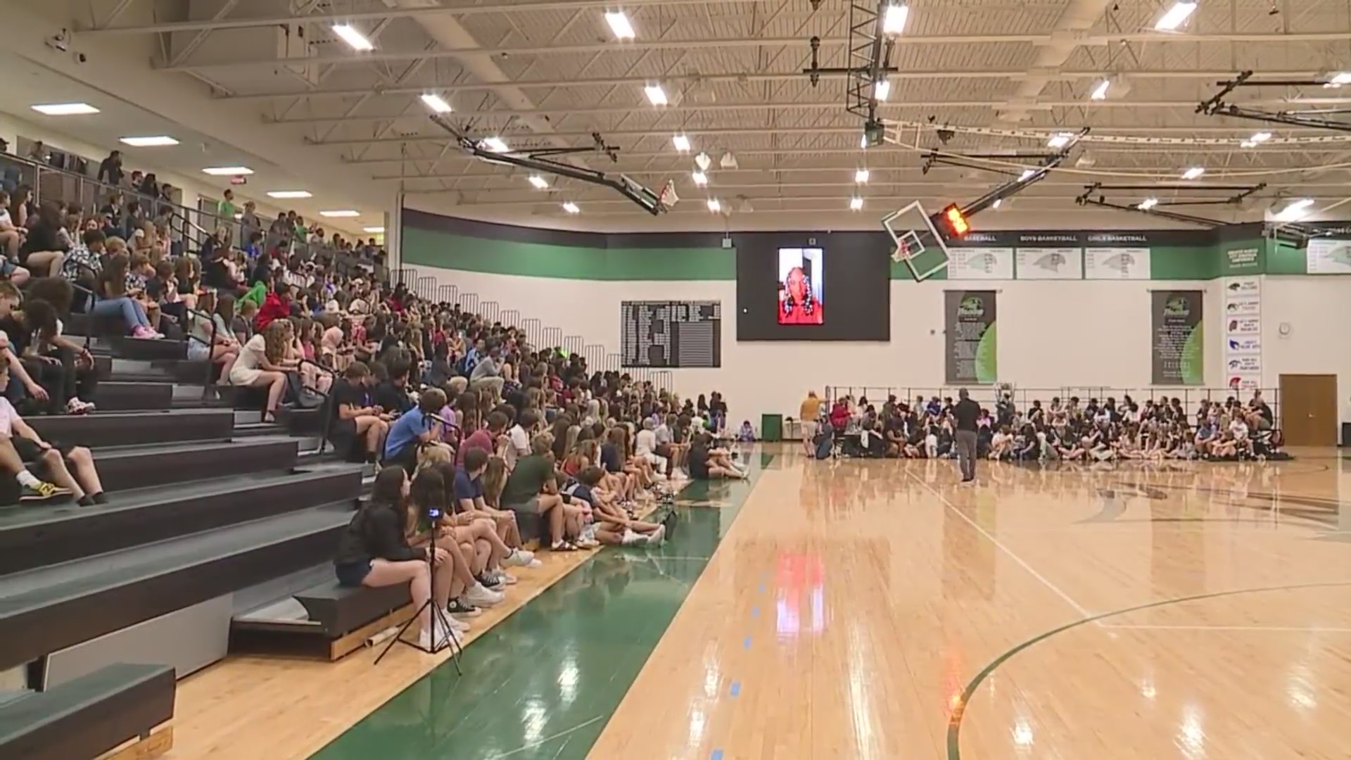 Alicia Keys surprises Staley High Students – FOX 4 Kansas City WDAF-TV ...