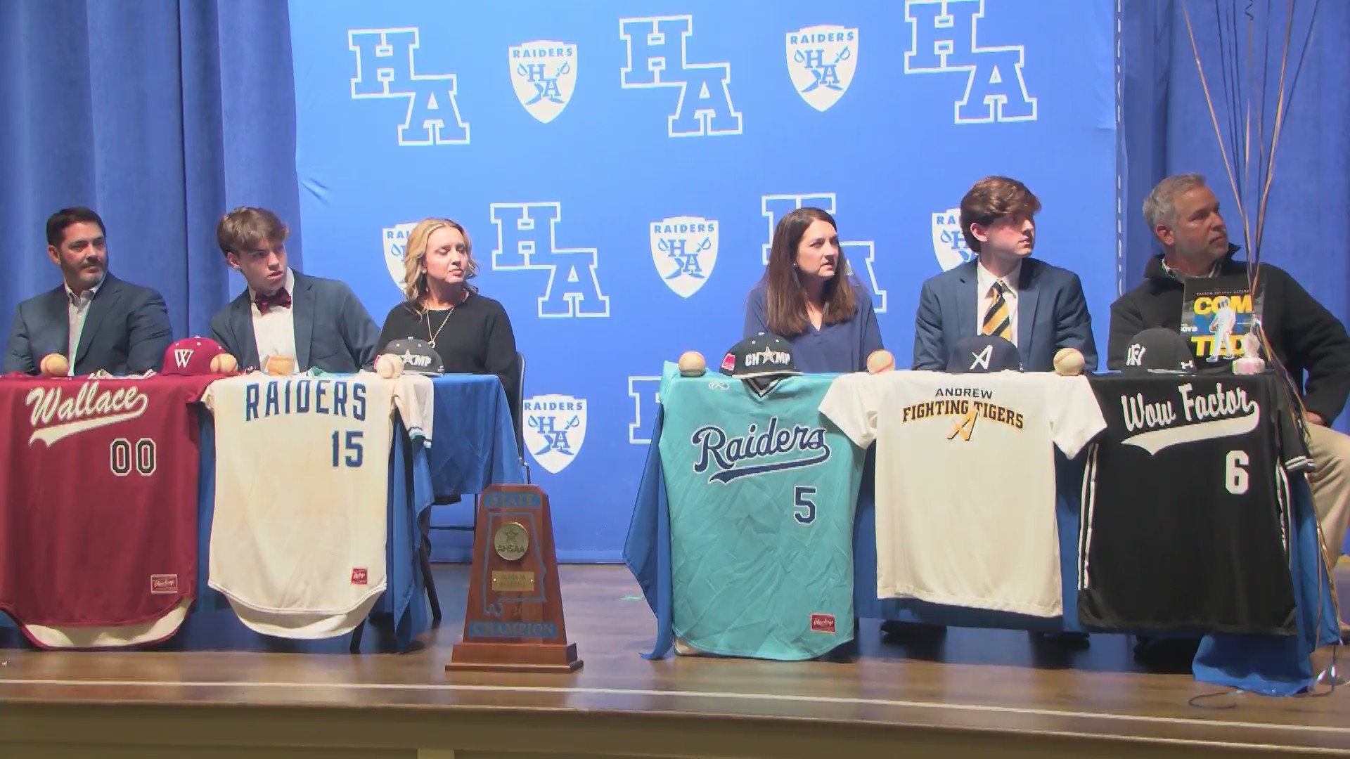 Two HA baseball players sign the dotted line – WDHN – wdhn.com