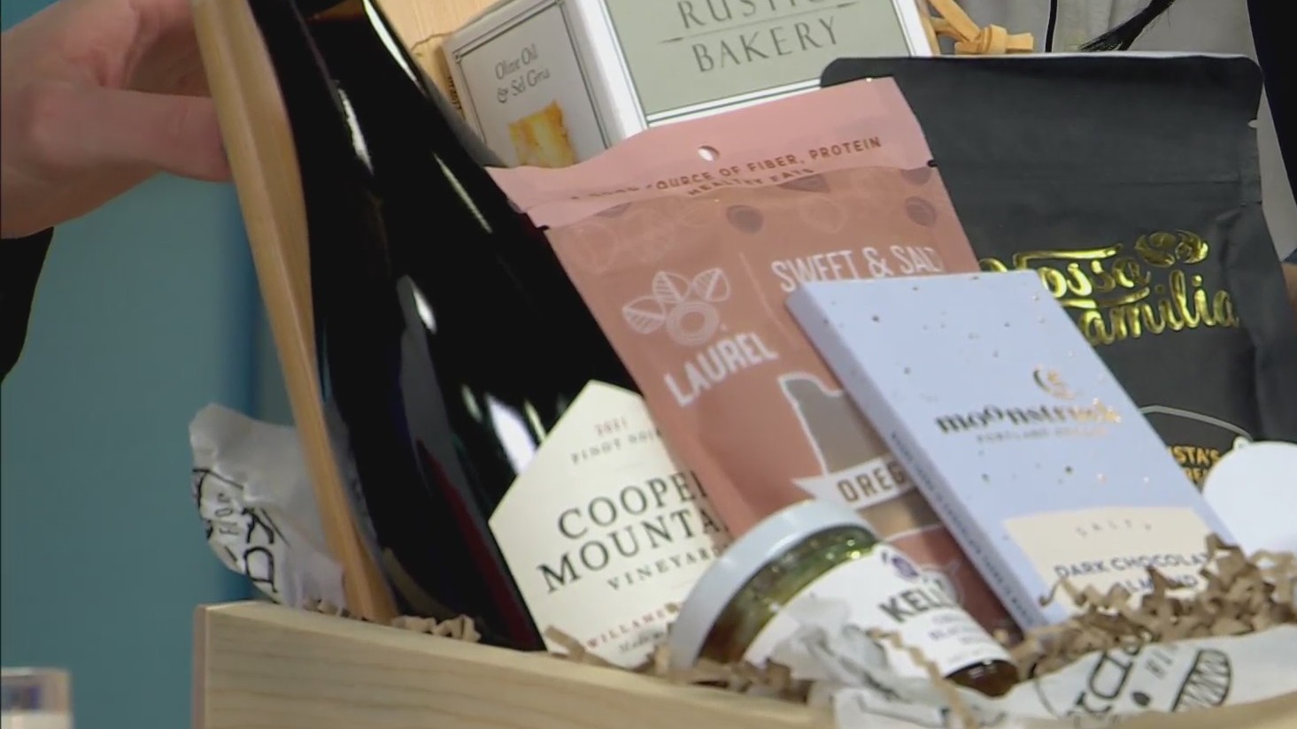 “With Love, From PDX” Gets Gifts! – KOIN.com