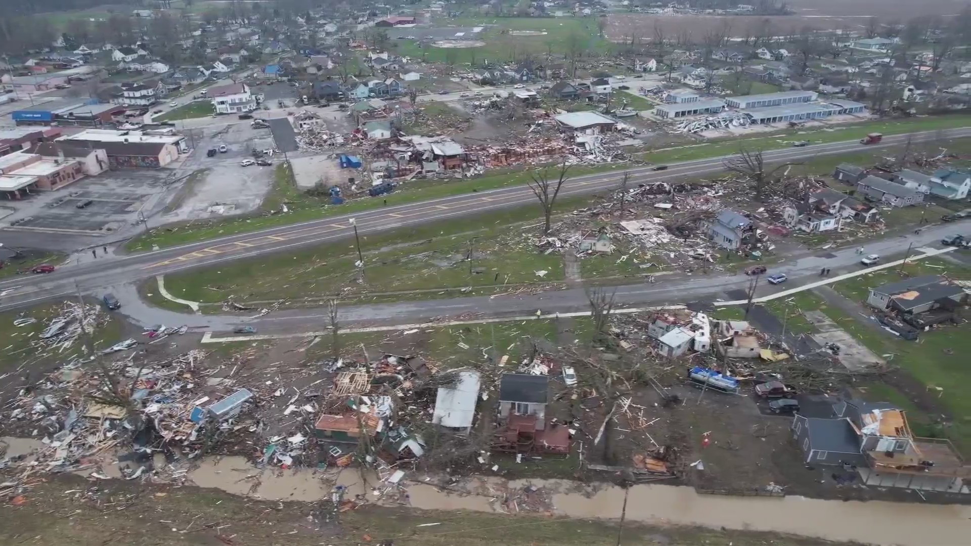 Tornadoes kill 3 and leave trails of destruction in the central US – WGN-TV