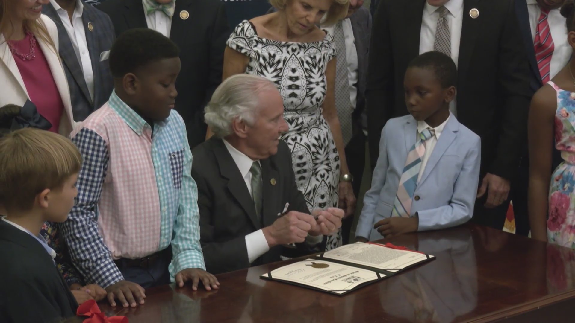 Gov. McMaster signs First Steps SC bill – WCBD News 2