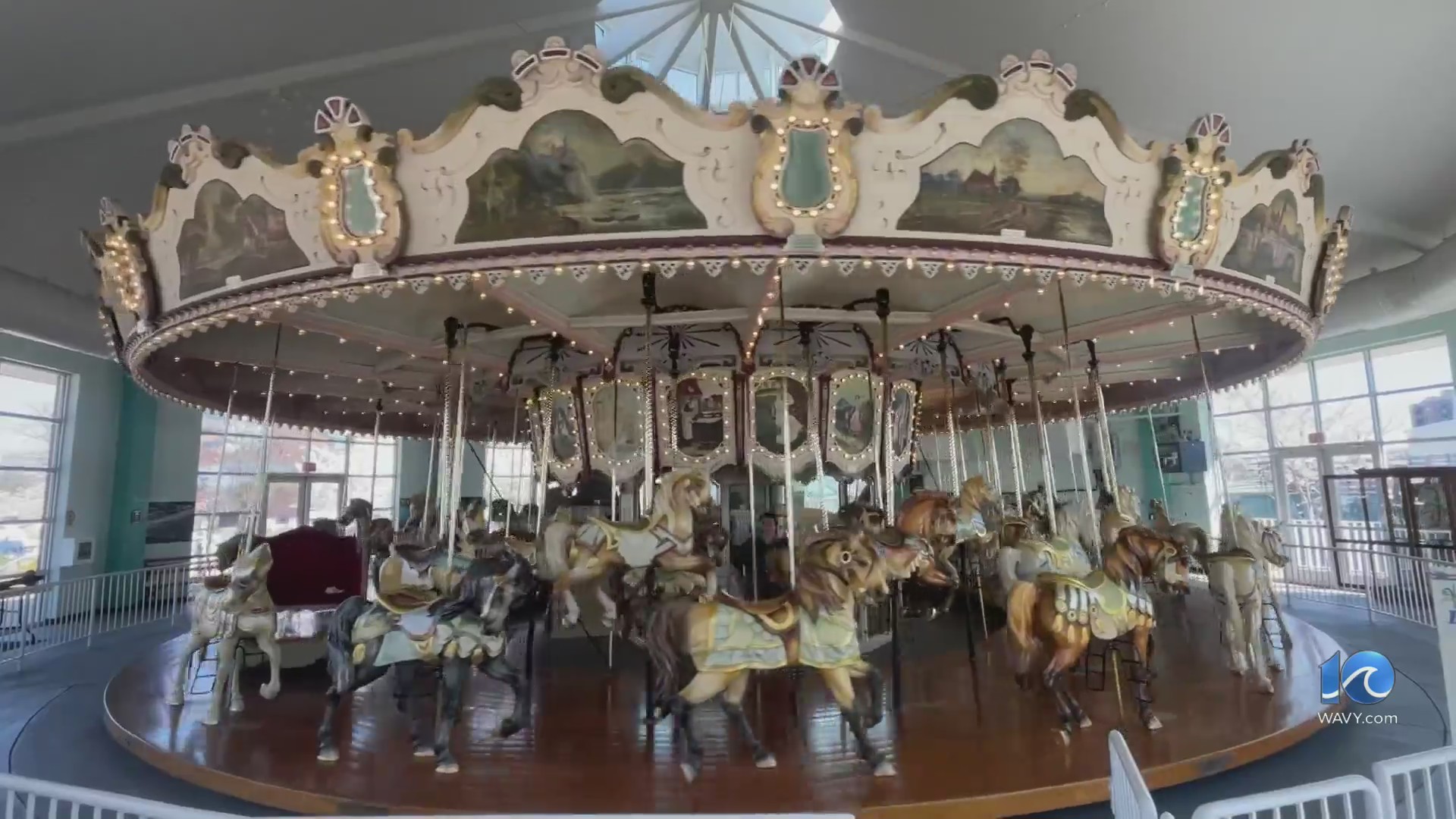 Reck on the Road: Historic Hampton Carousel – WAVY.com