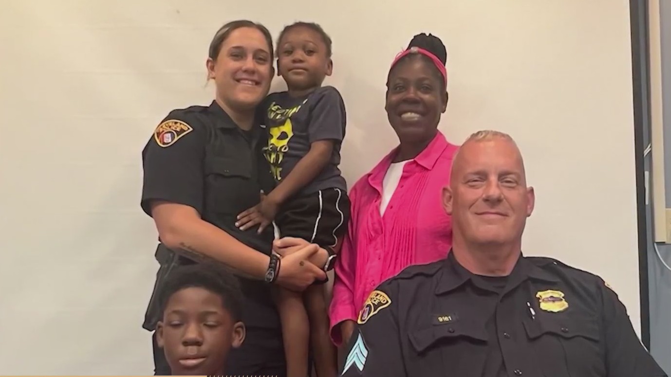 Cleveland woman saves police officer stung by bees | Morning in America ...