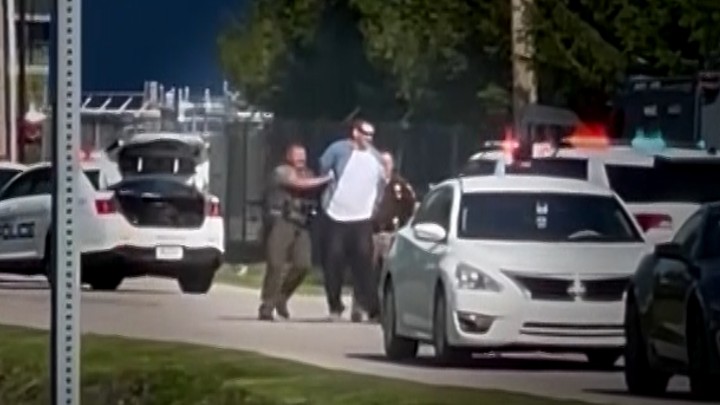 Video shows moment Alabama fugitive taken into custody – Eyewitness ...