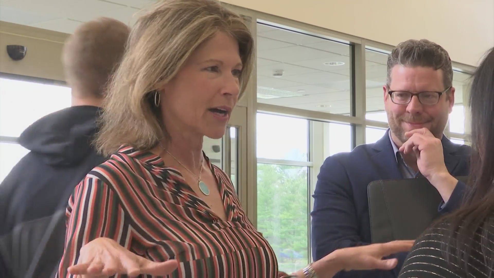 Cheri Bustos says goodbye during final House floor speech – MyStateline ...