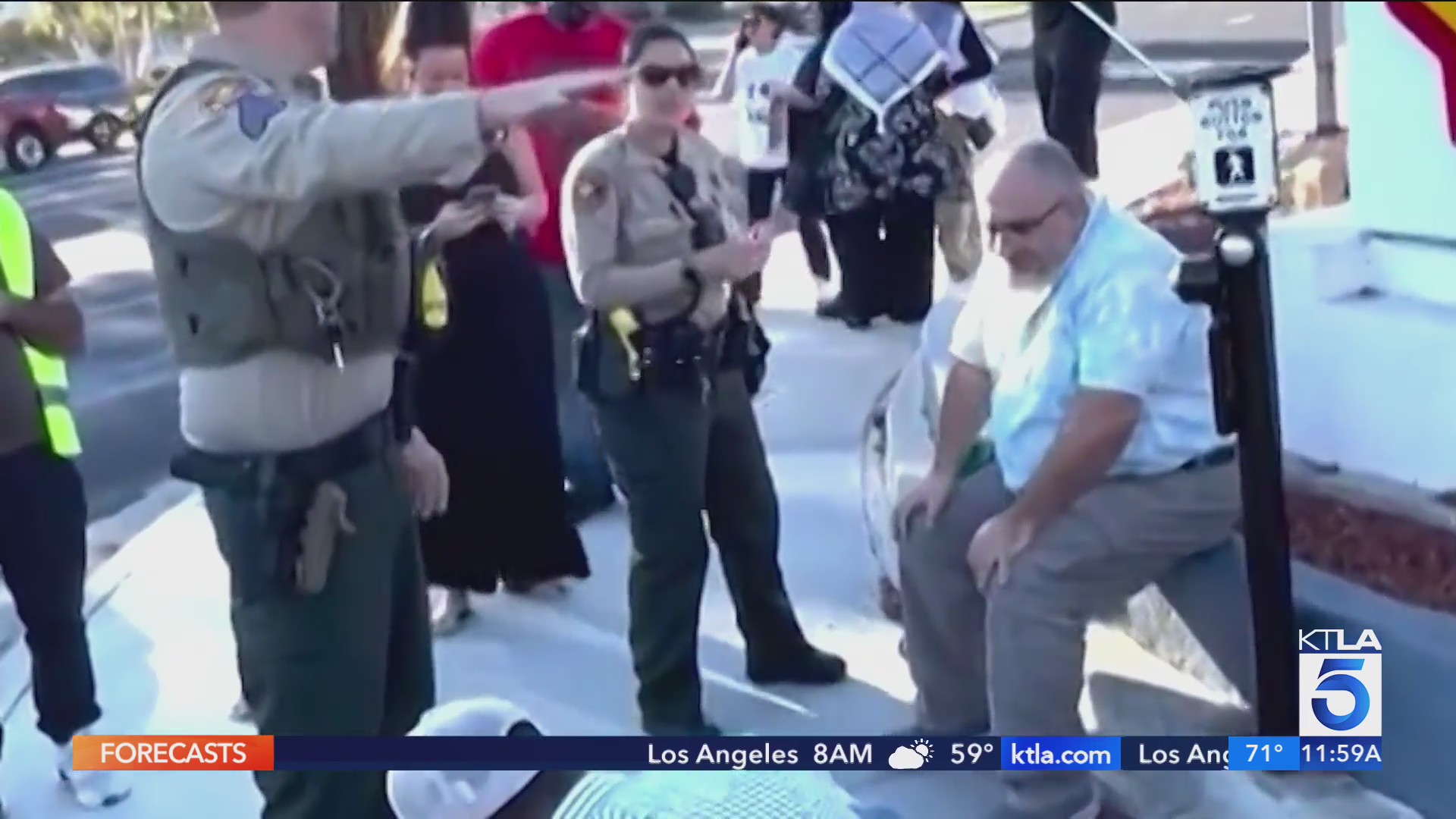 Arrest made in death of Jewish protester in Thousand Oaks – KTLA