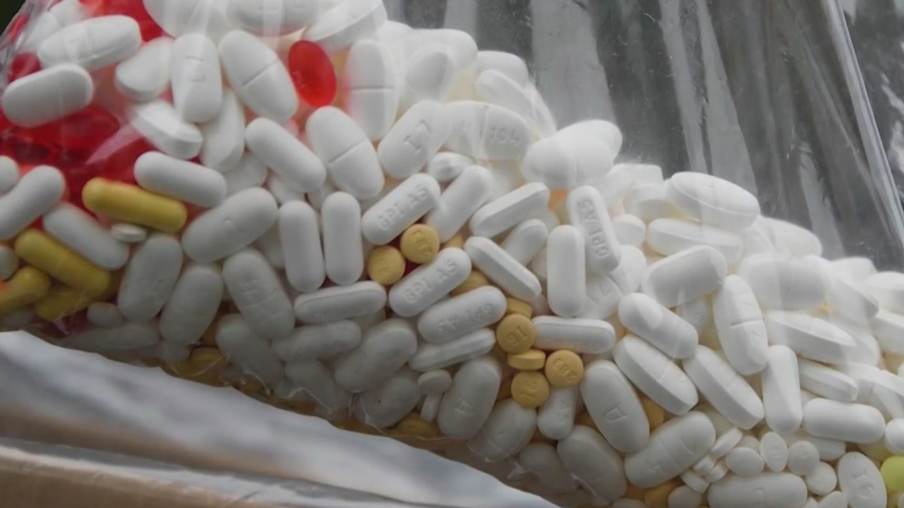 Who’s smuggling drugs for the cartel? | Elizabeth Vargas Reports ...