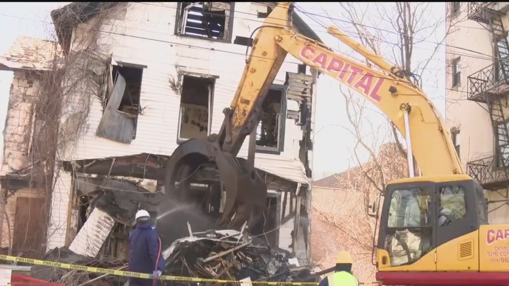 Mount Vernon tearing down neglected ‘zombie houses’ – PIX11