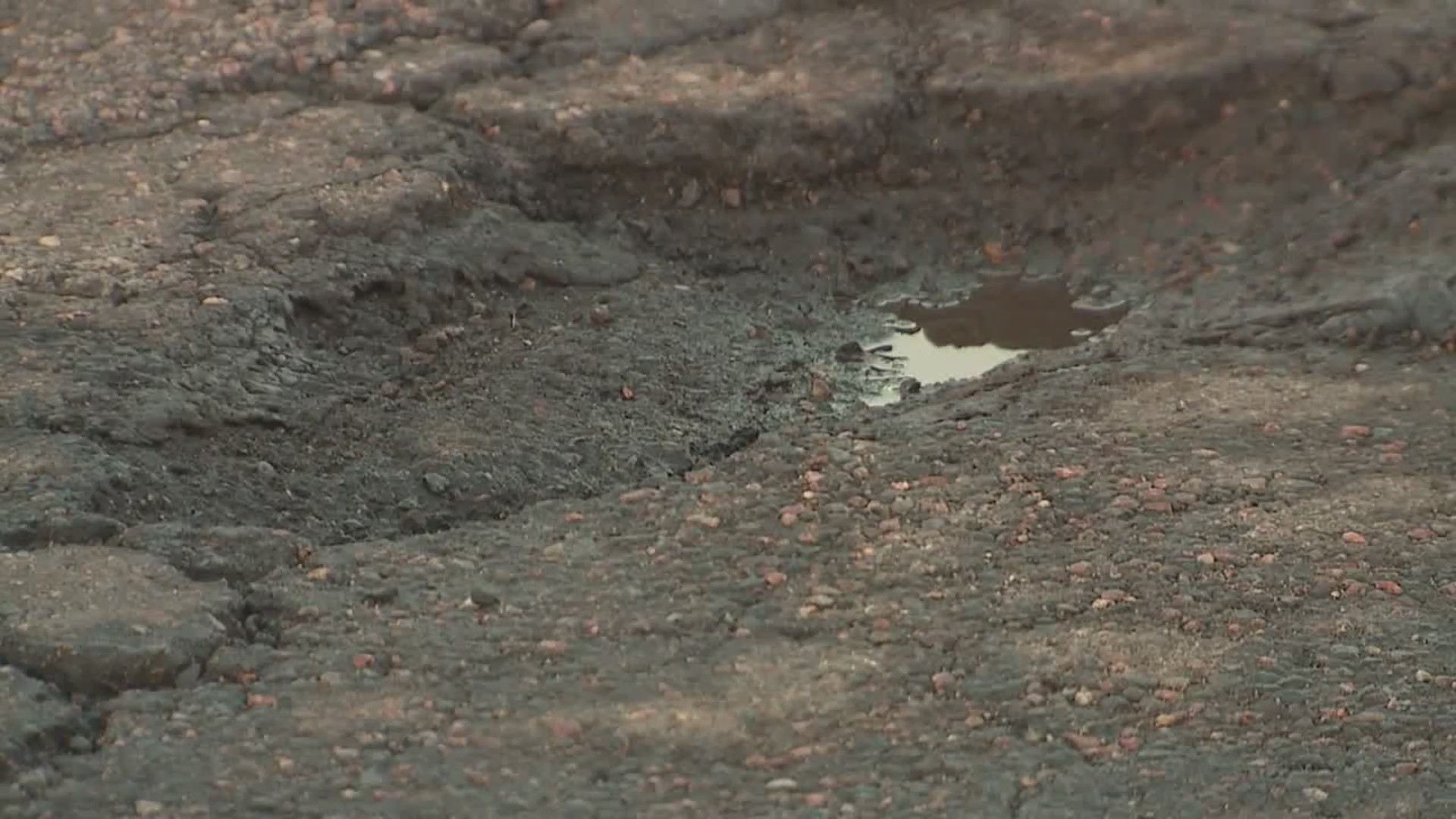 Weather whiplash causes potholes in Colorado – FOX31 Denver