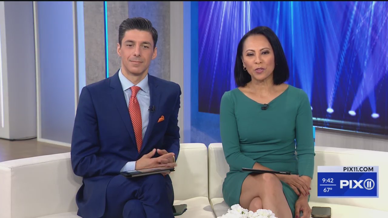 Miranda Cosgrove back as ‘Carly Shay’ in ‘iCarly’ season 3 – PIX11