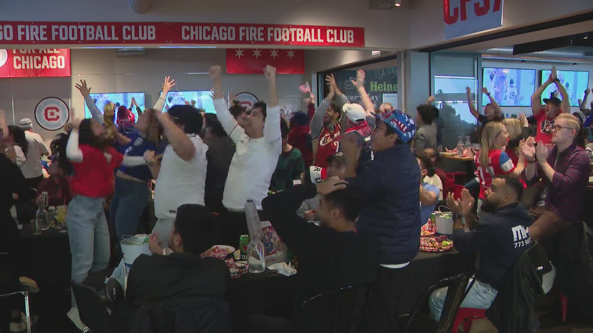 Chicago World Cup fans show US support on NW Side – WGN-TV