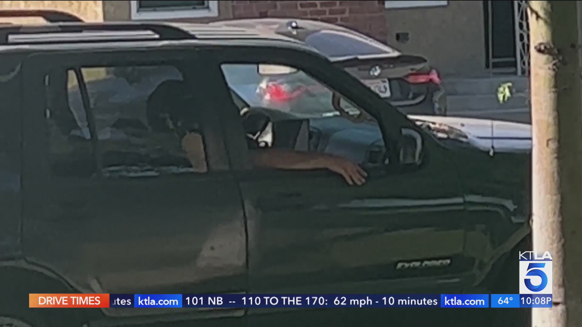 ‘Creeper’ allegedly recording kids outside elementary school in L.A. – KTLA