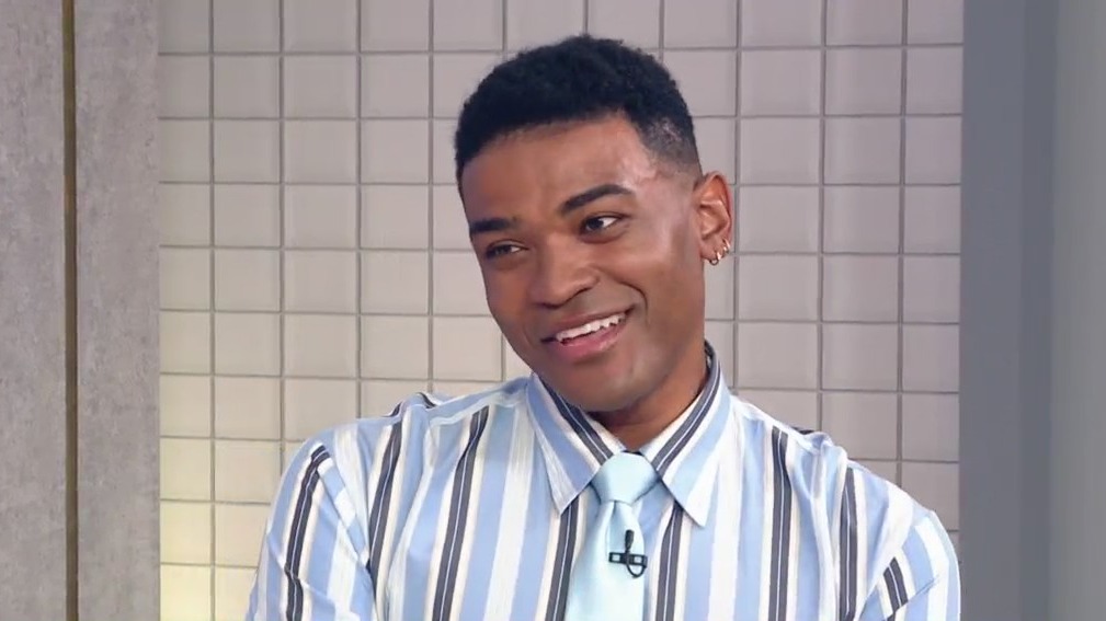 Owen Thiele on starring in dramedy ‘Theater Camp’ – PIX11