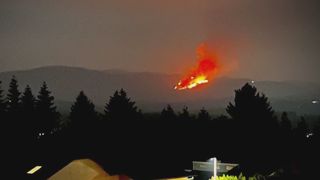 Nakia Creek Fire doubles in size near Larch Mountain – KOIN.com