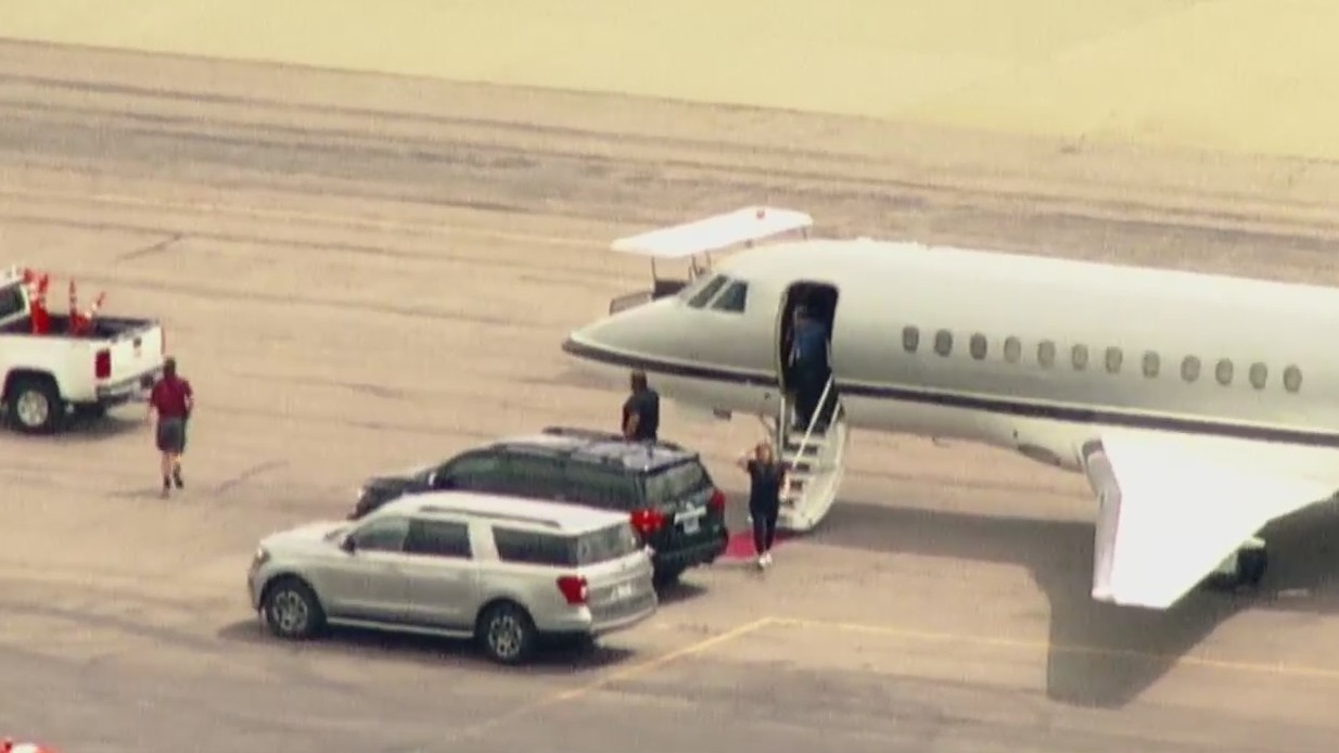 Taylor Swift’s plane arrives in Denver – FOX31 Denver