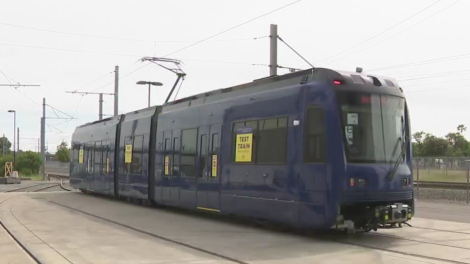 SacRT testing new low-floor light rail trains – FOX40