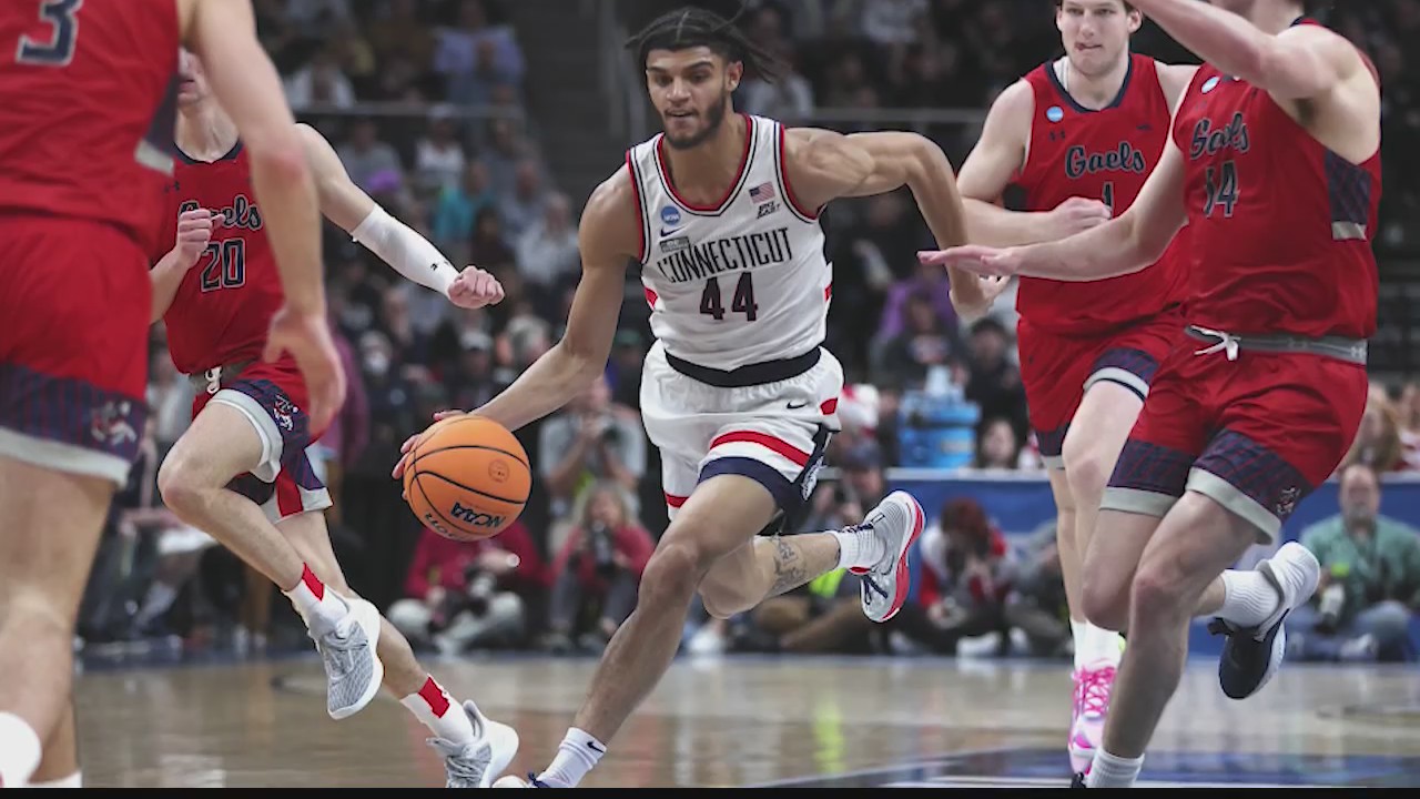 Andre Jackson Jr. and Uconn punch their ticket to the Sweet 16 after ...