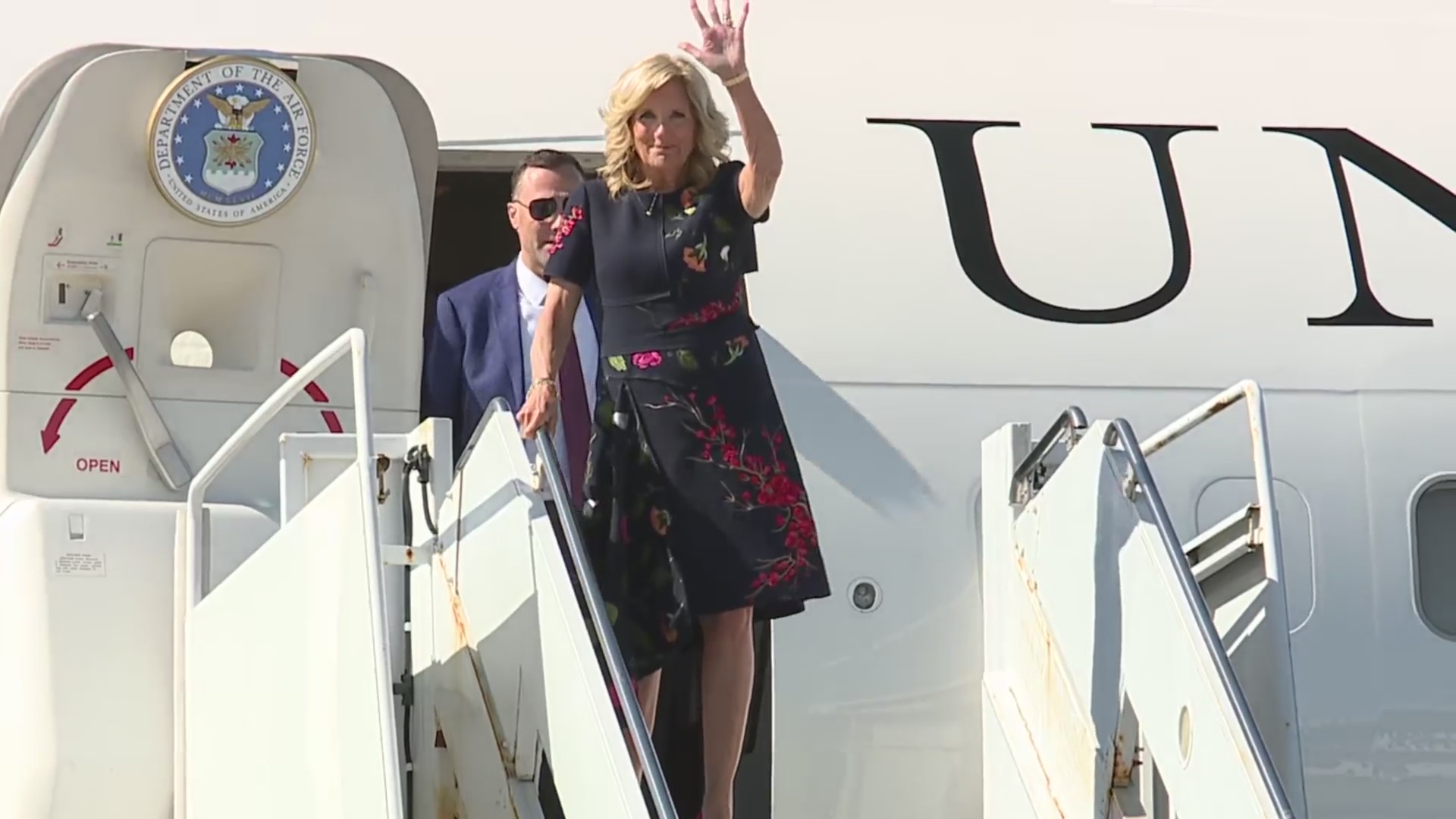 First Lady Jill Biden arrives in Kansas City – FOX 4 Kansas City WDAF ...