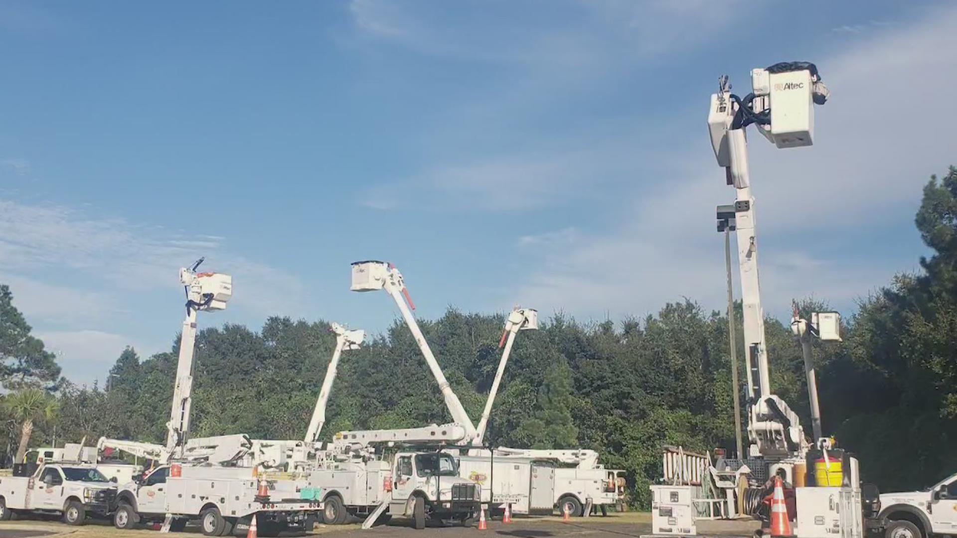‘That’s why we do it’: Austin Energy lineman help with Hurricane Ian ...