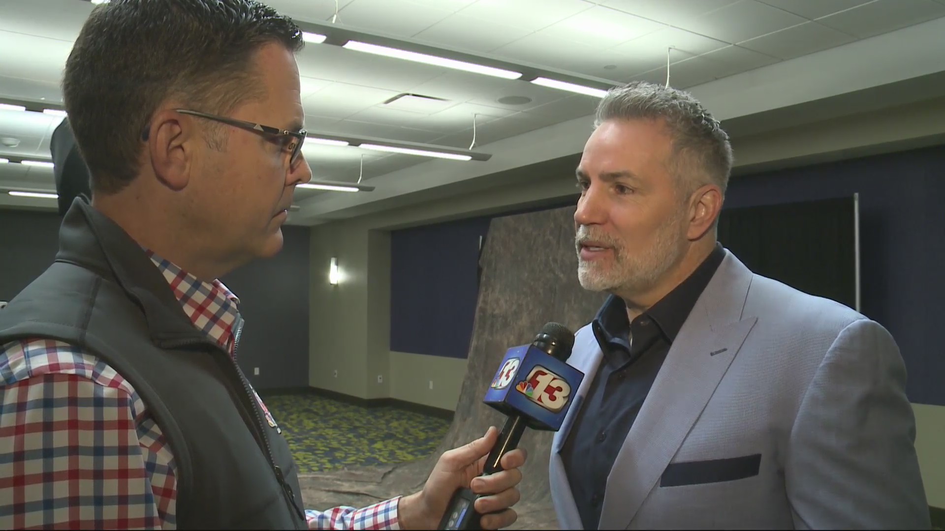 Kurt Warner shares his story with new Iowans, for a good cause – who13.com