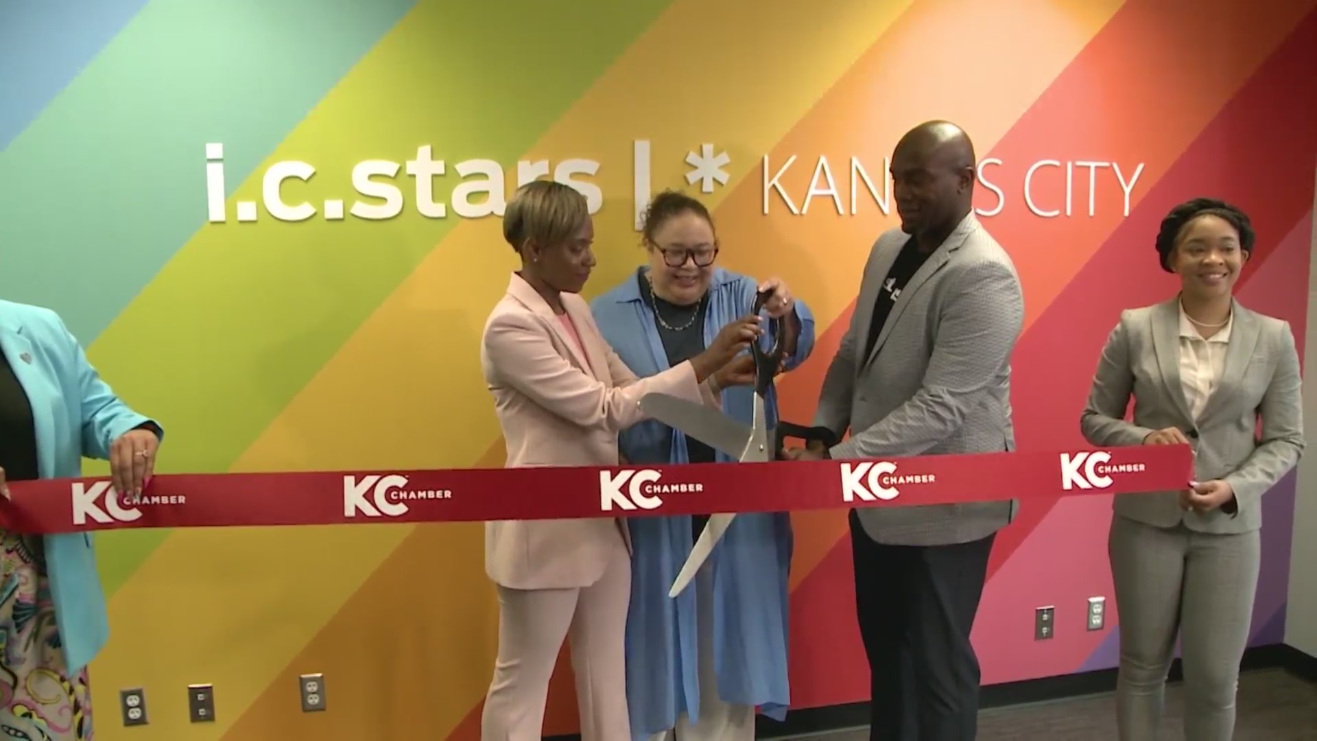 Chiefs Hall of Famer helps open new tech education center in KC – FOX 4 ...