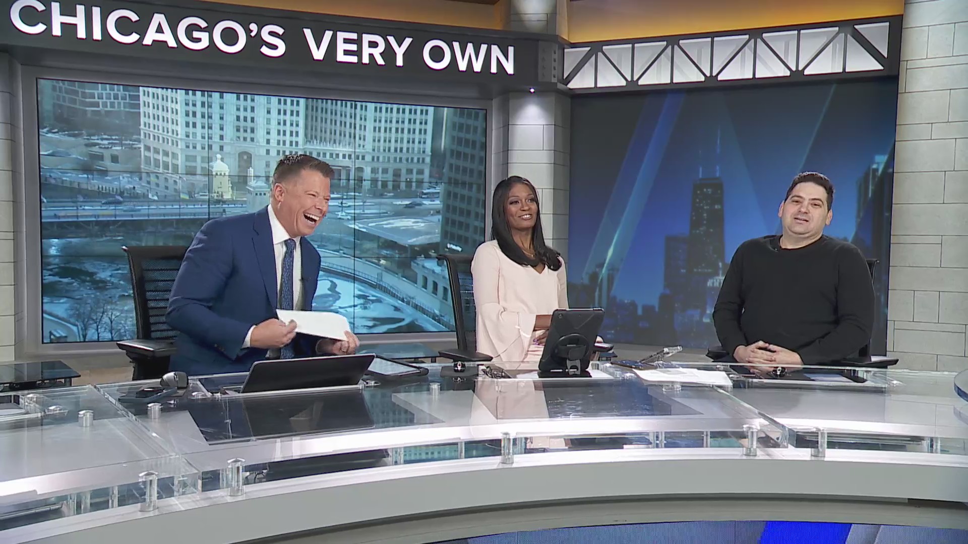 Comedian Andrew Roffe joins the WGN Weekend Morning News – WGN-TV
