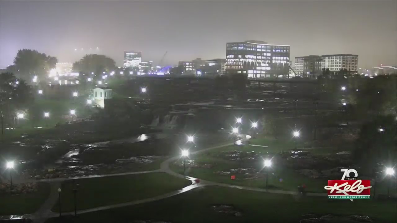 Brookings officer suspended; Man wanted for aggravated assault; Snow, cold temps loom – KELOLAND.com