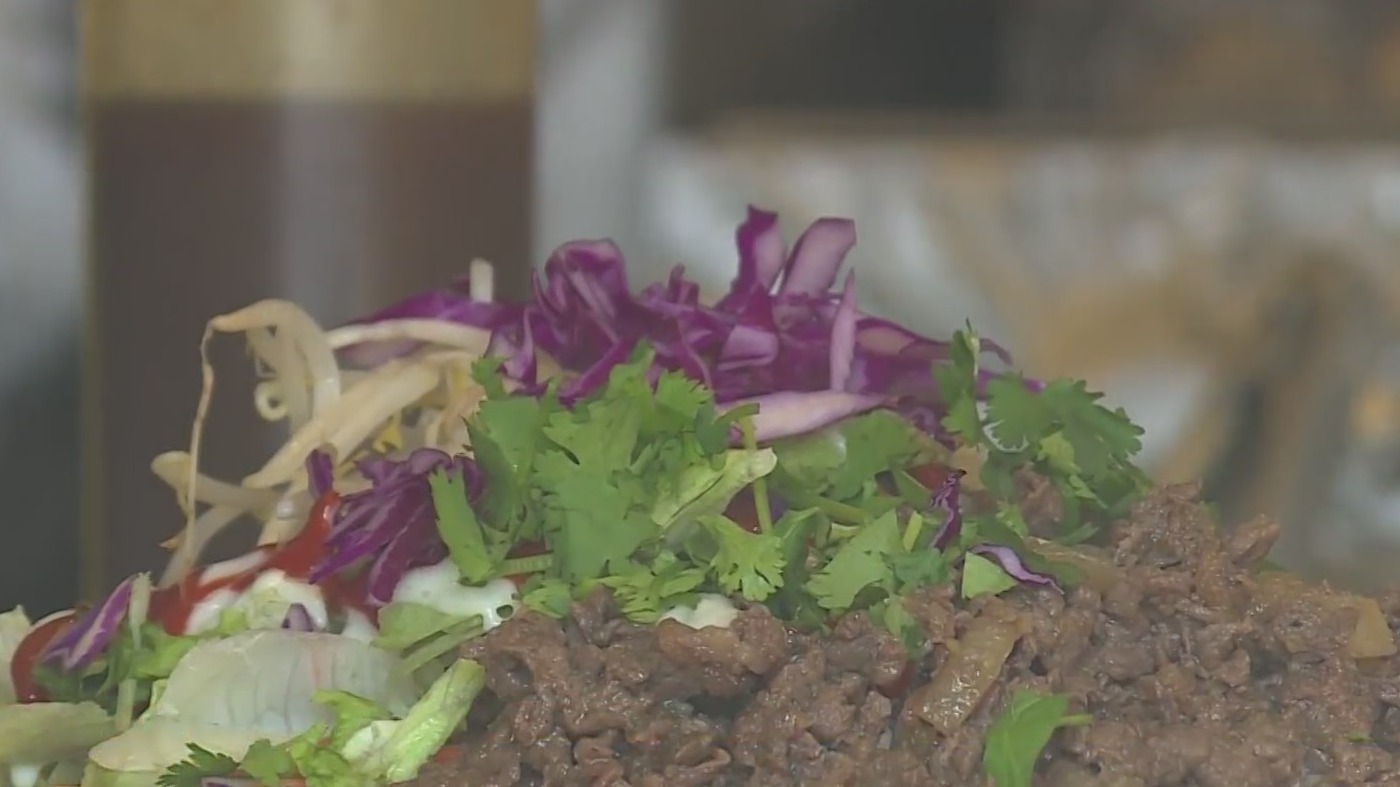 ‘It’s almost too hot’: Food carts prepare for a hot, busy weekend in ...