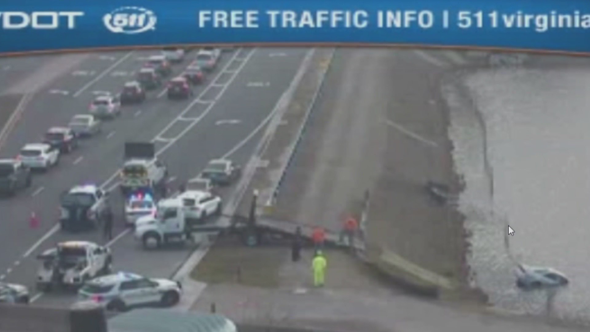 VDOT camera shows car in water off I-264 East – WAVY.com