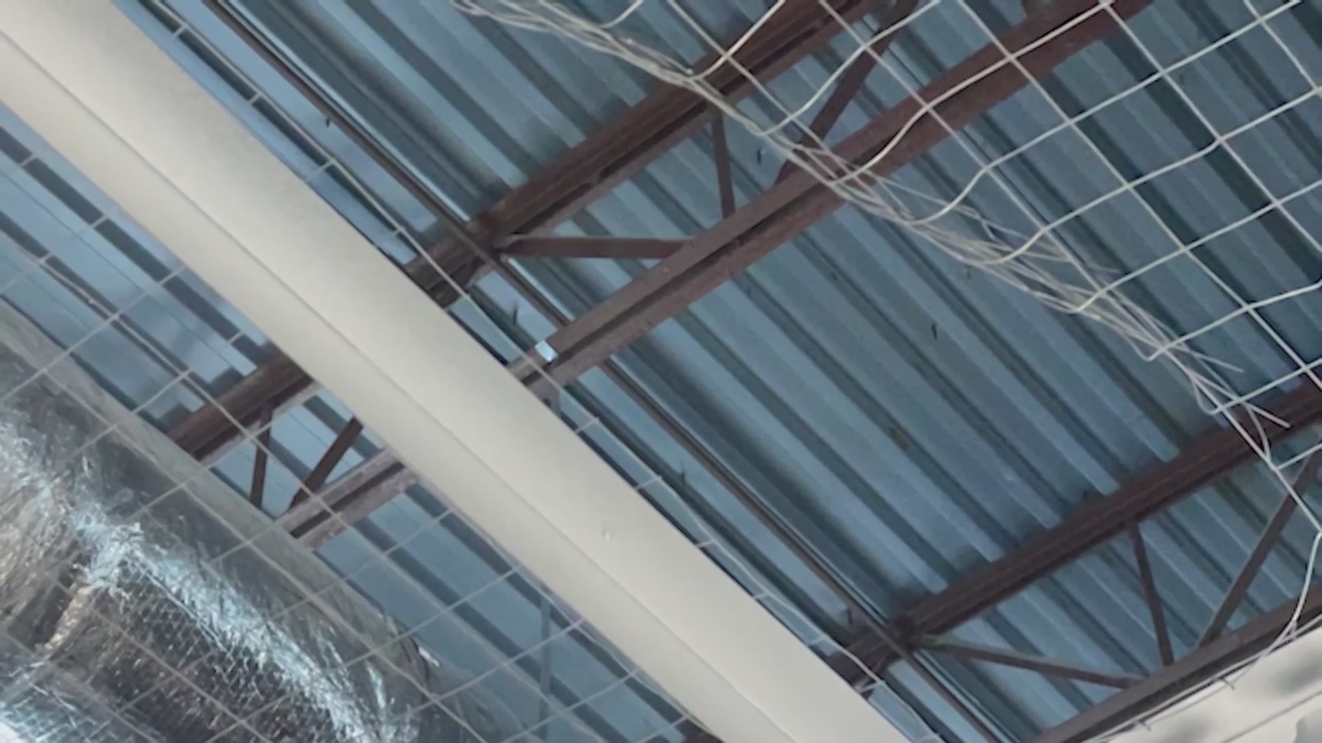 Thieves break into storage unit ceiling in Englewood – FOX31 Denver