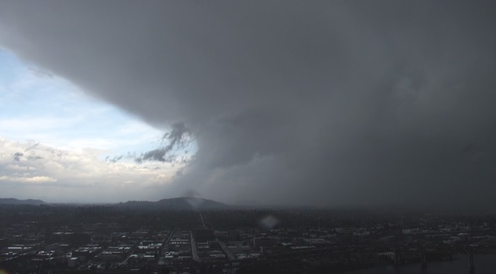 Thunderstorm moving through Portland – KOIN.com