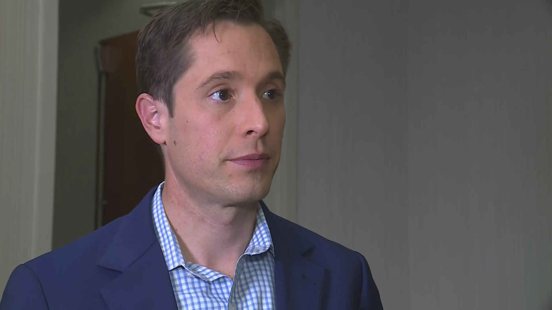 CBS News aviation correspondent Kris Van Cleave talks about the Alaska ...