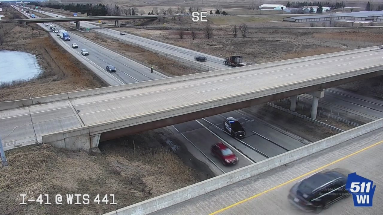 Crash temporarily shuts down I-41 south at 441 interchanges in Appleton ...
