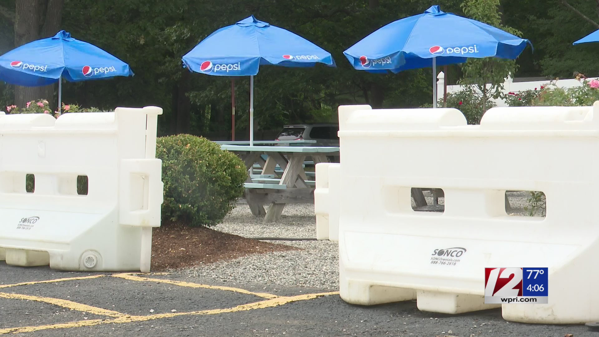 Barricades up at Warwick clam shack after deadly crash – WPRI.com