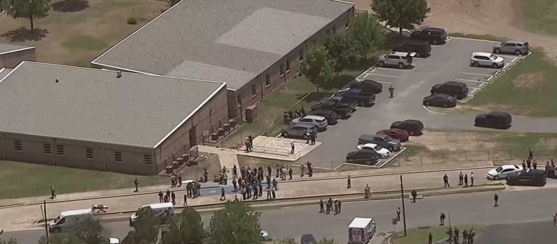 Texas judge orders release of Uvalde shooting records, but DPS could still delay – KXAN Austin