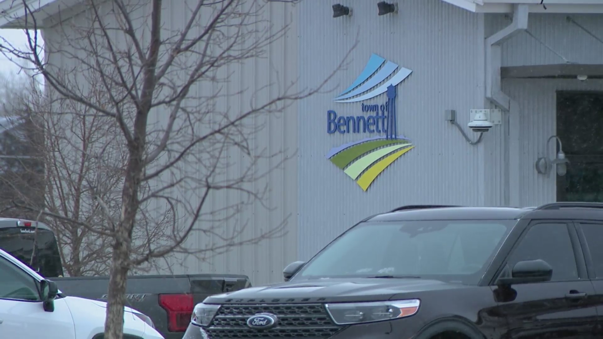 Bennett looks to cut ties with Adams County sheriff – FOX31 Denver