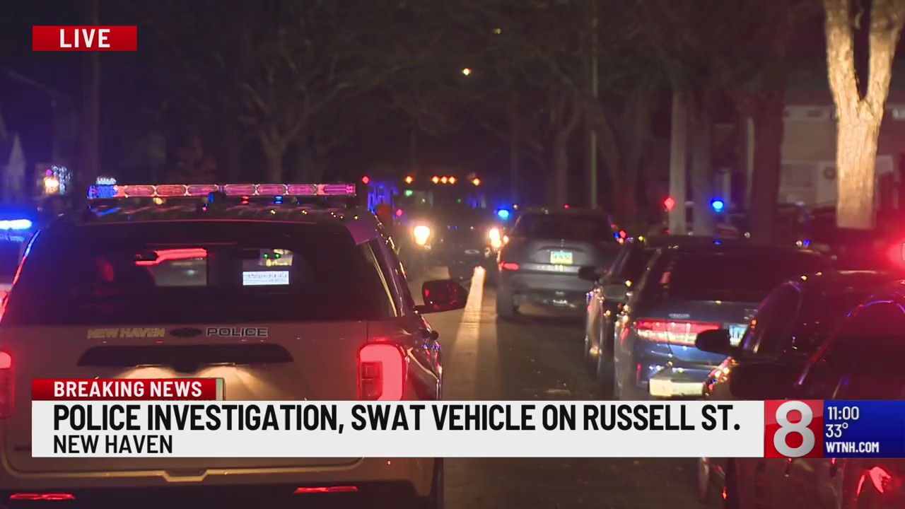 Police investigation, SWAT vehicle on Russel St. in New Haven – WTNH.com