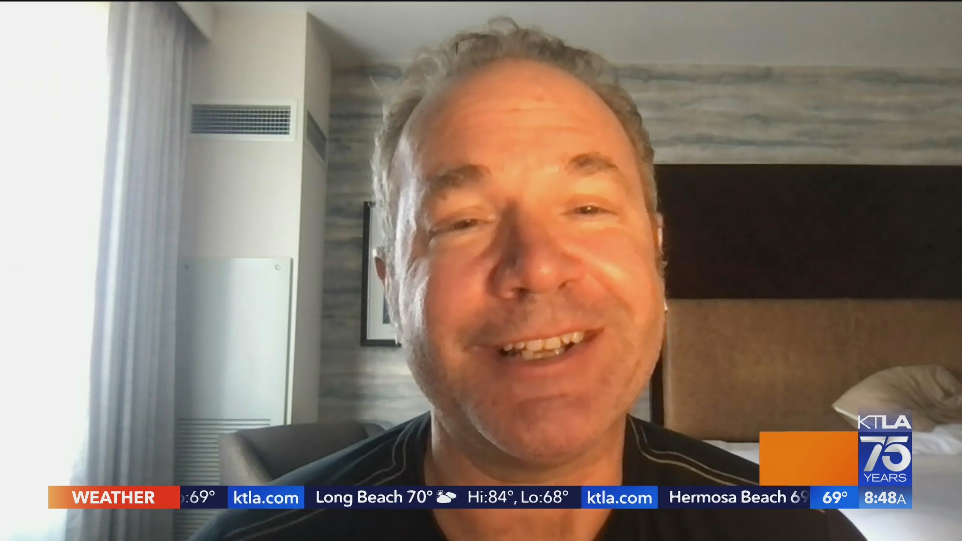 Five for Fighting singer John Ondrasik’s powerful song for Ukraine – KTLA