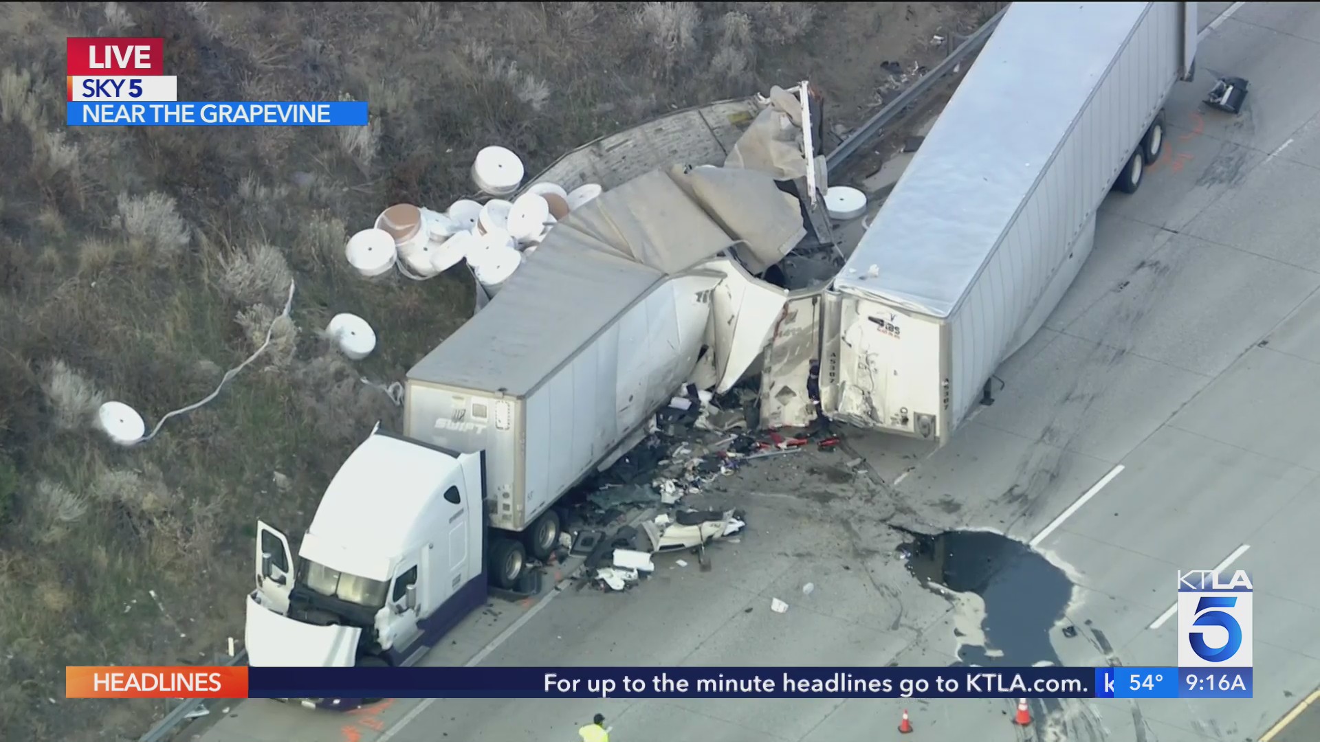 Big rigs crash on 5 Fwy near Grapevine; road closed – KTLA