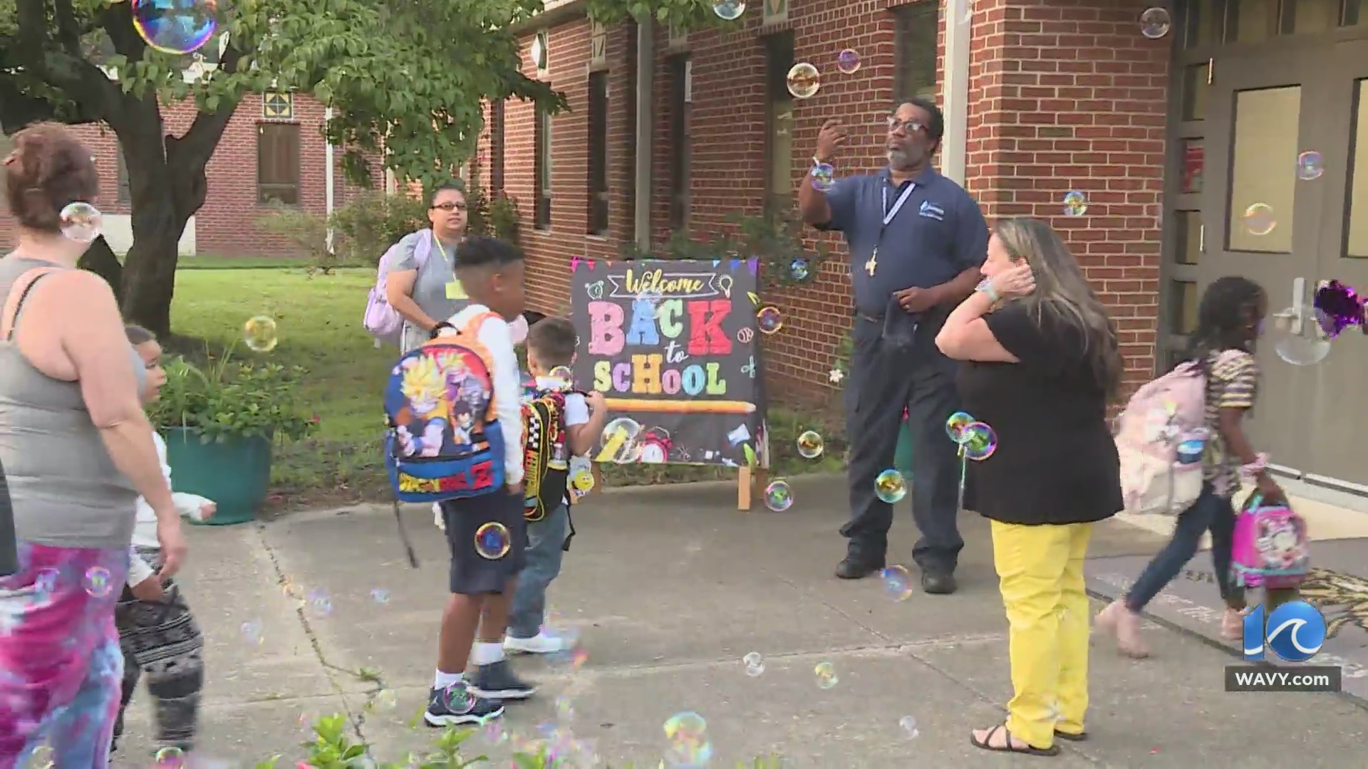 WAVY’s KaMaria Braye and Brett Hall report on students returning for ...