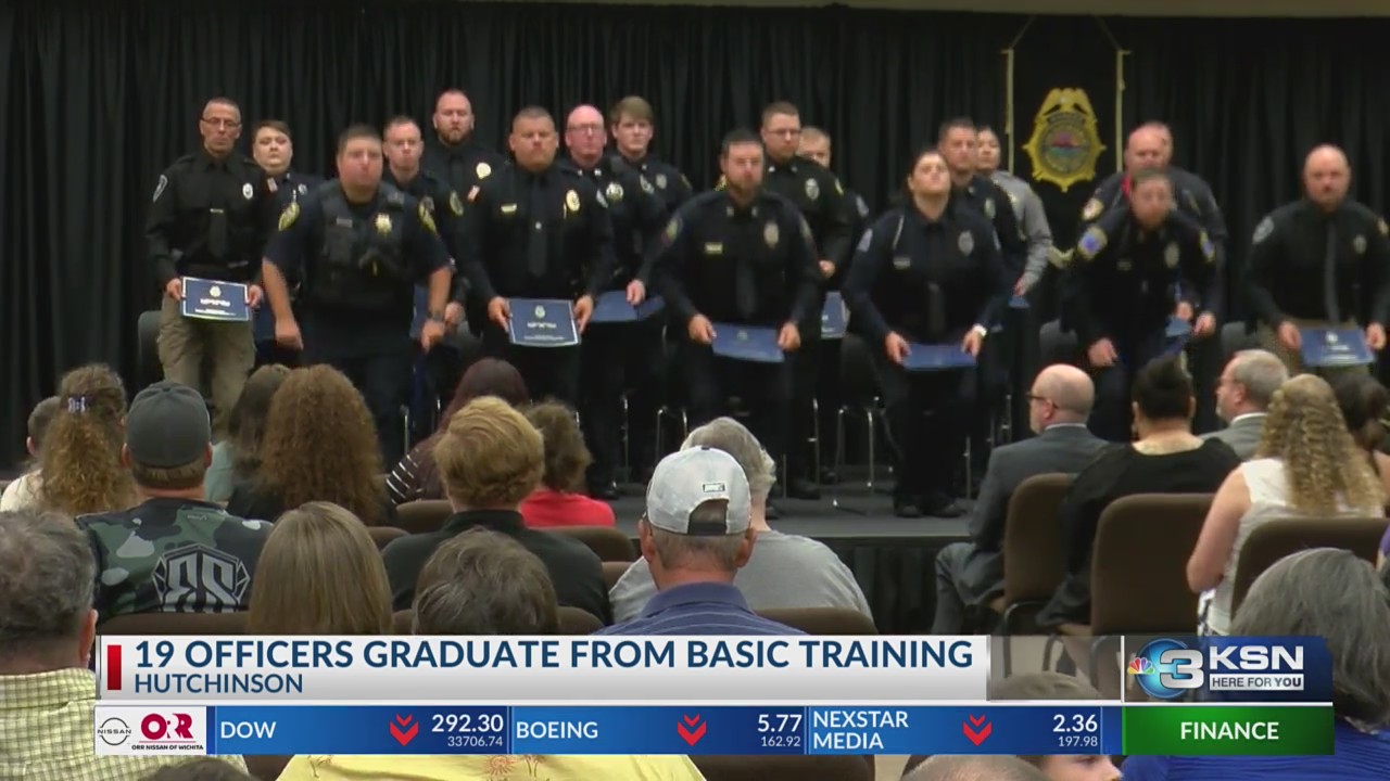 19 new law enforcement officers graduate from KLETC – KSN-TV