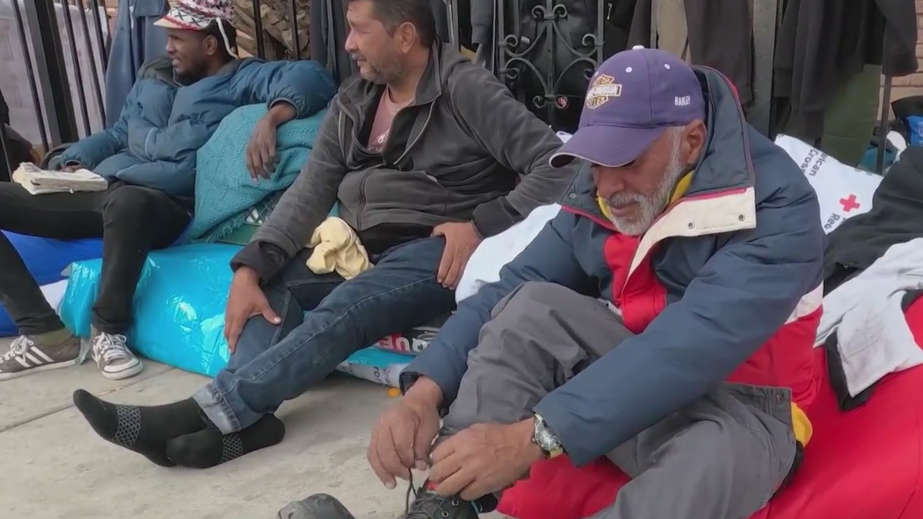 Inside look: Life as a new migrant crossing into America | Rush Hour ...