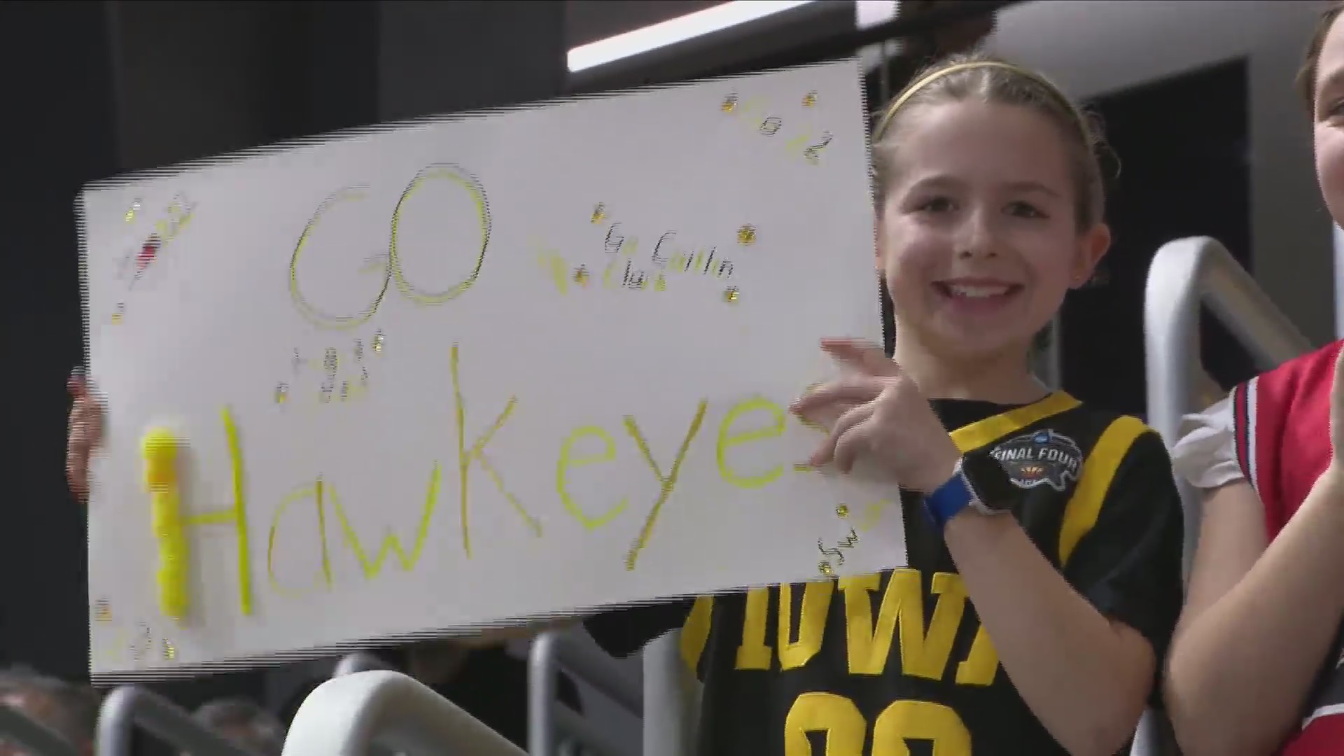 Hawkeyes roll as Caitlin Clark makes history – who13.com