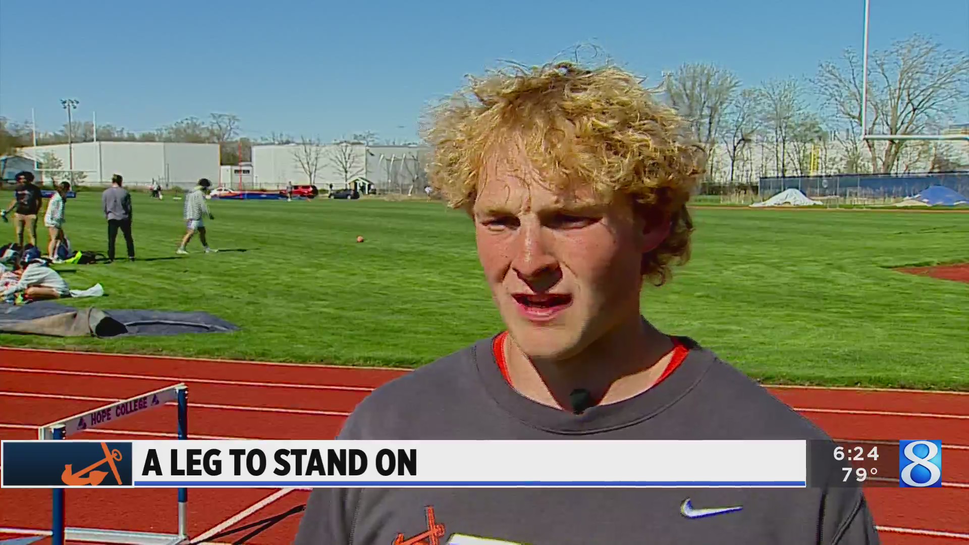 Hope athlete with prosthetic leg wins award for courage – WOODTV.com