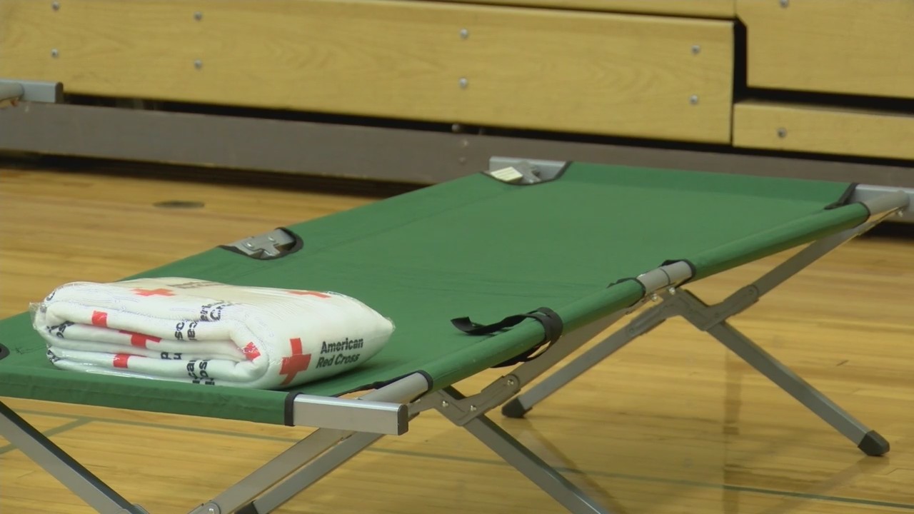 Shawano Middle School open for those without power as crews continue ...