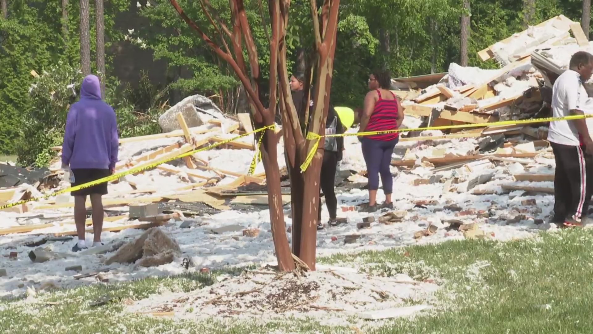 Caleb Farley, family at scene of deadly house explosion – WFLA